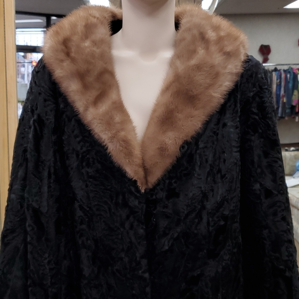 Vintage Broadtail Lamb Fur Coat With Mink Collar - Gem